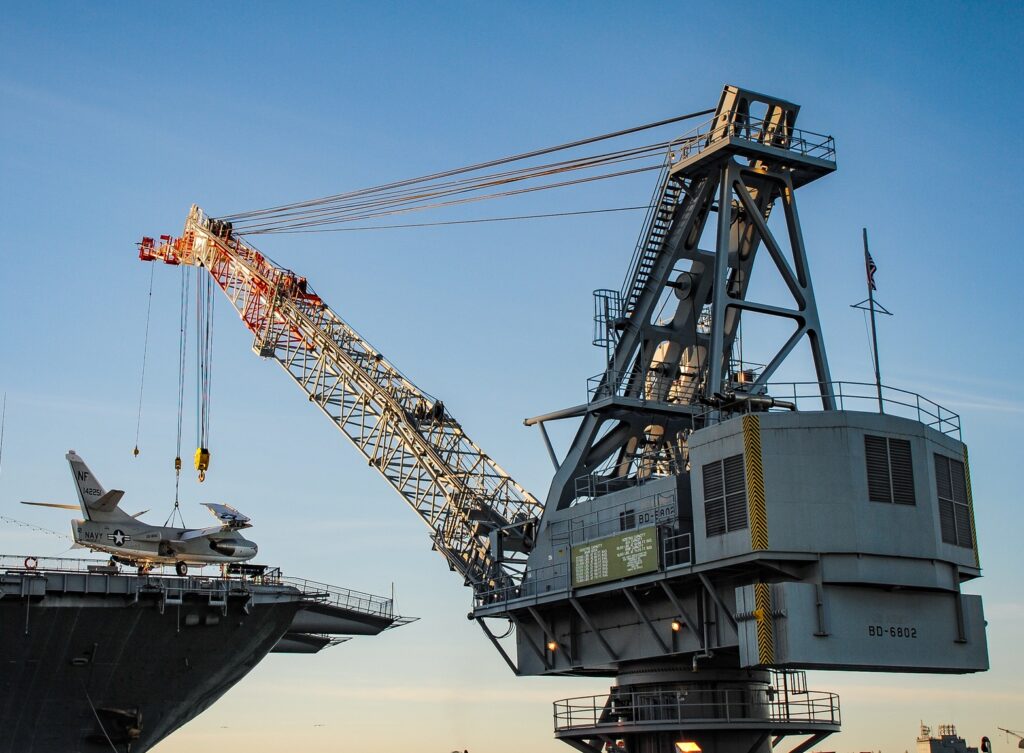 Floating Heavy Lift Crane Service - Pacific Maritime Group, Inc