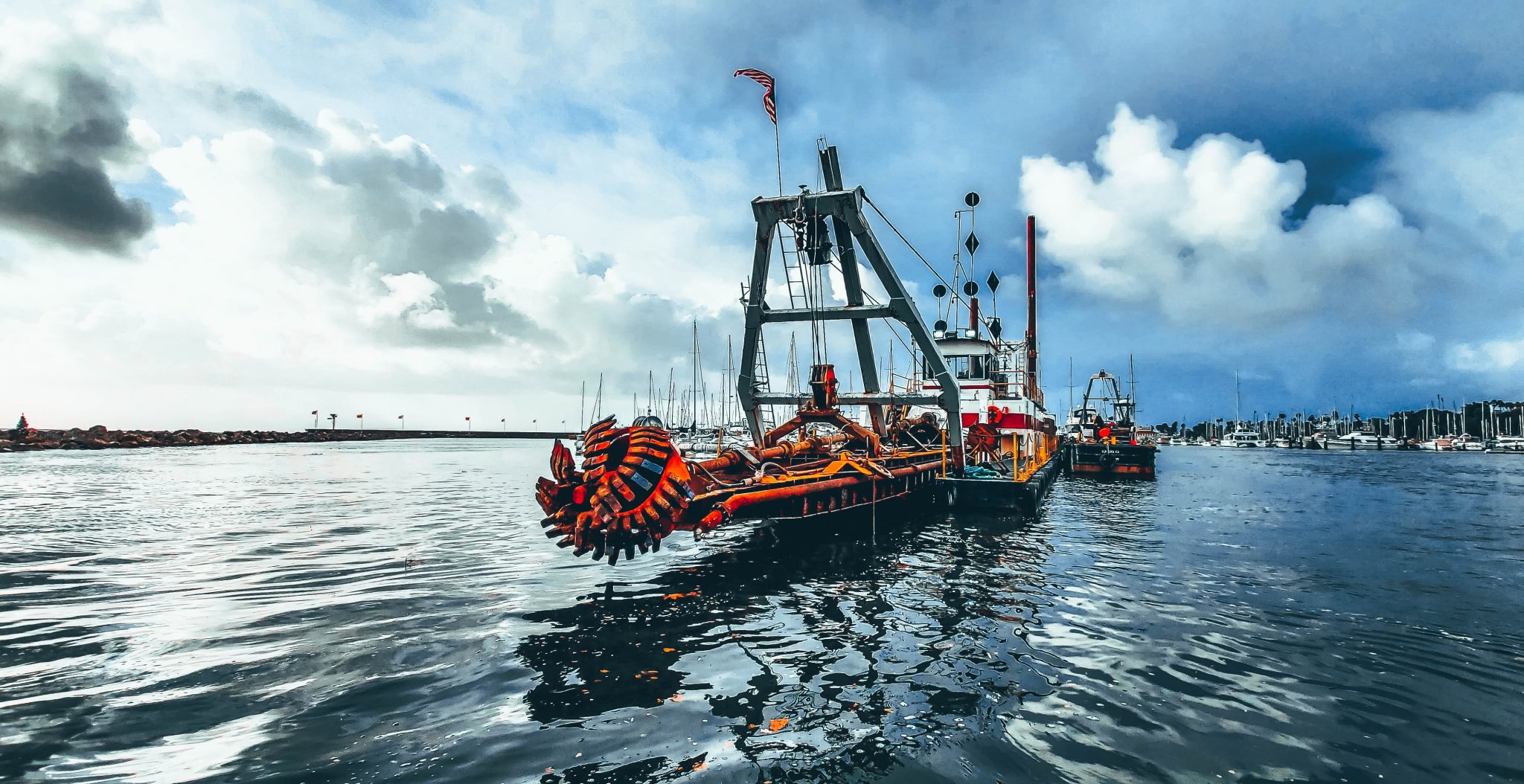Hydraulic vs Mechanical Dredging - Pacific Maritime Group, Inc